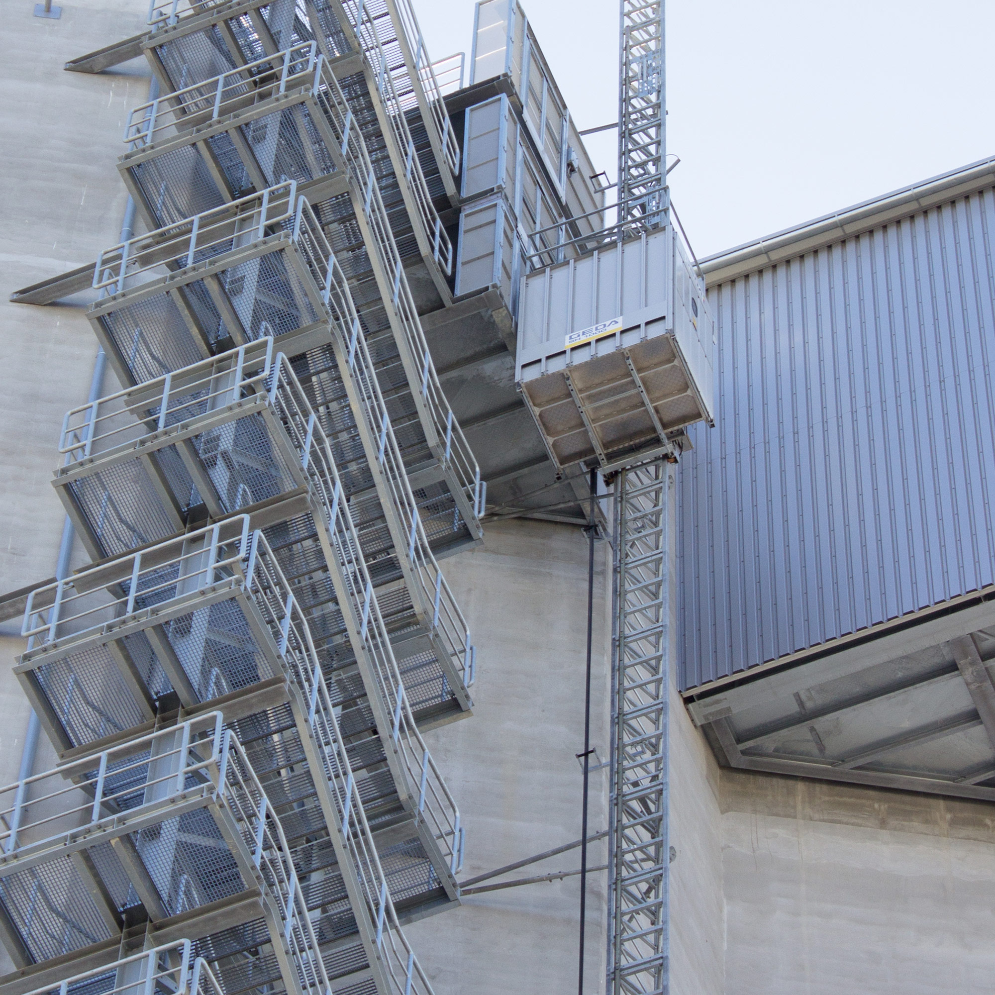 Bau- & Industrieaufzüge vom Experten | GEDA
